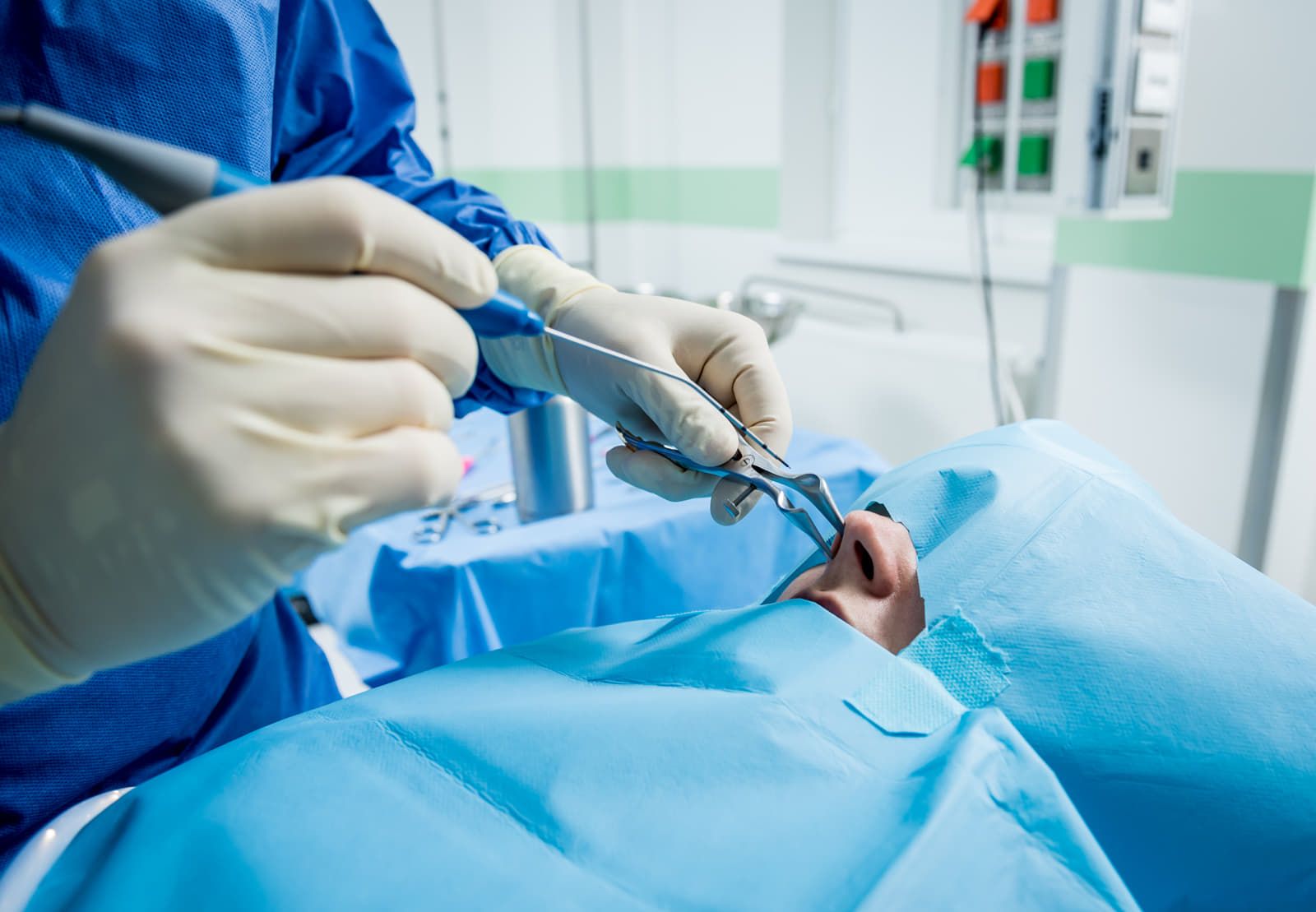 Laserska operacija sinusa — Lohuis Filipović Medical Group